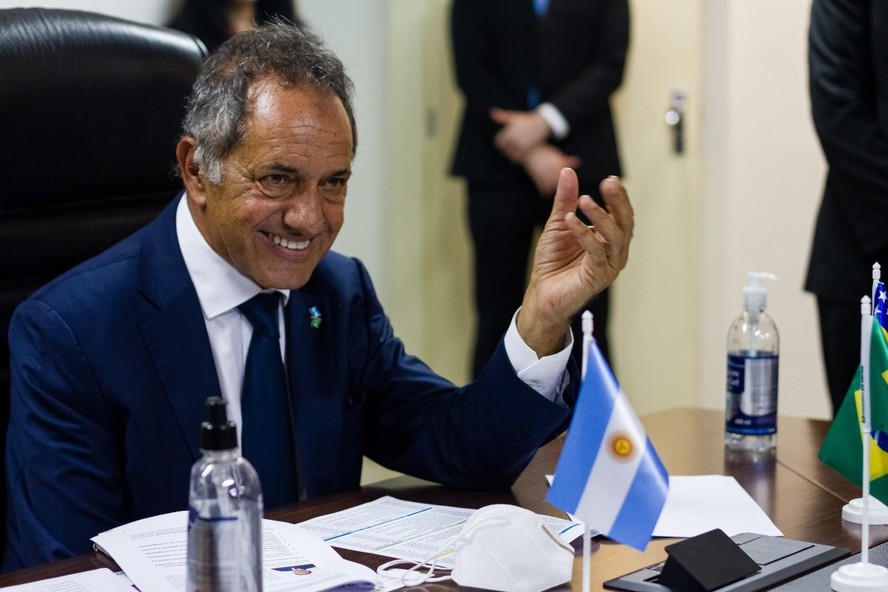 Argentino Daniel Scioli Deixa Embaixada No Brasil Para Assumir