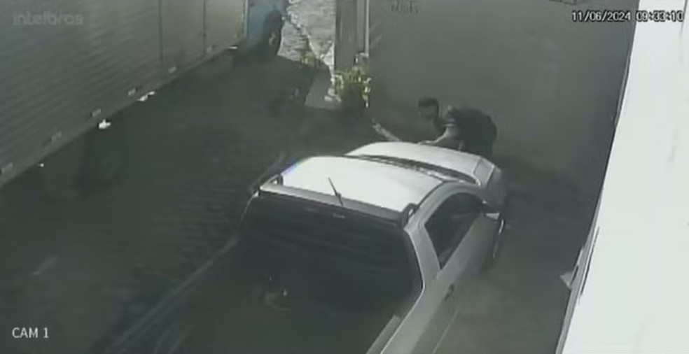 Tiroteio que resultou na morte de policiais do Bope no Complexo da Maré é gravado por câmeras