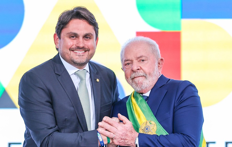 Só vista grossa de Lula mantém Juscelino Filho no governo