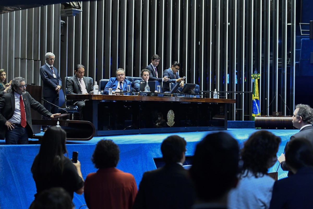 Senado e Câmara concluem votação e PEC da Transição é promulgada pelo Congresso