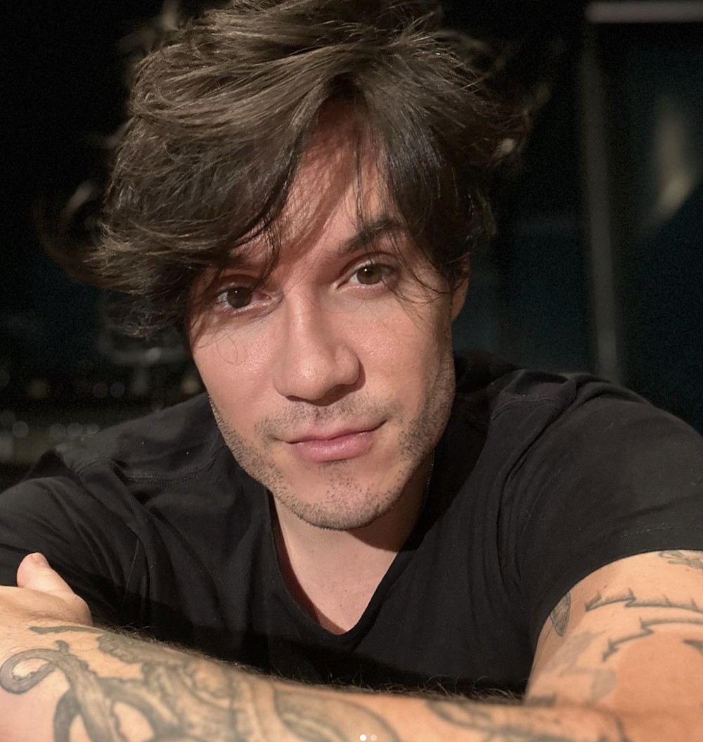 Eliezer rebate haters sobre fase sem barba: 'Deixem minha cara em paz'