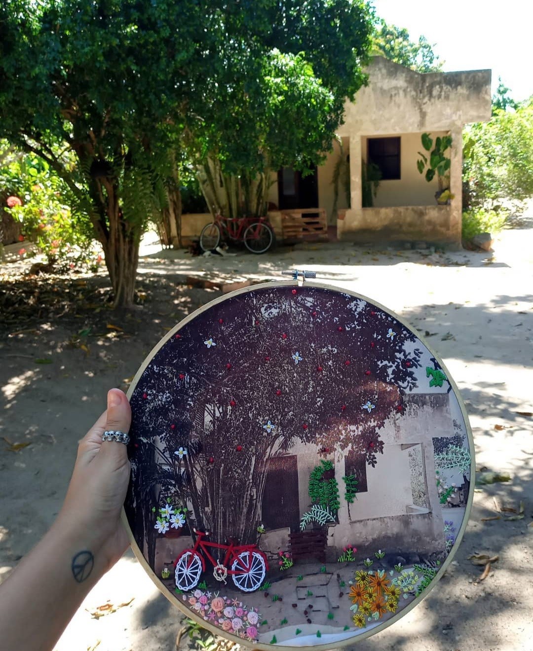 Bordado volta à moda para eternizar momentos especiais e já é a principal fonte de renda de ...