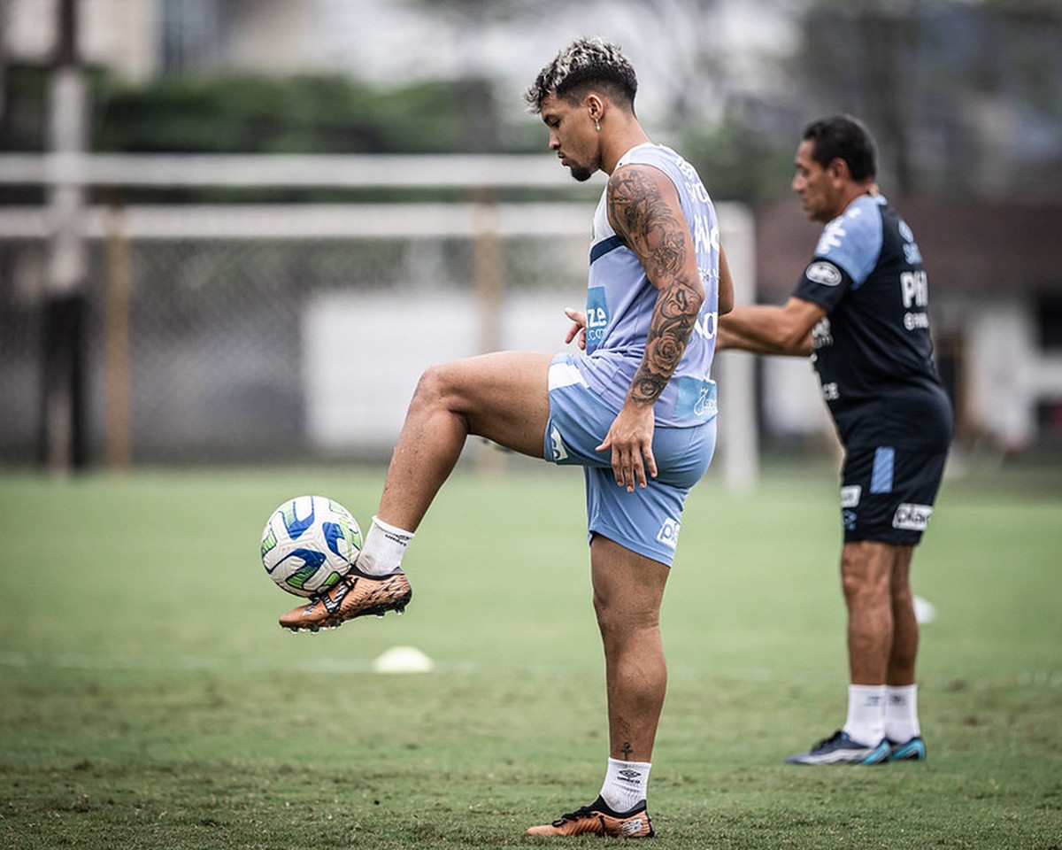 Santos recebe proposta oficial do Benfica por Marcos Leonardo