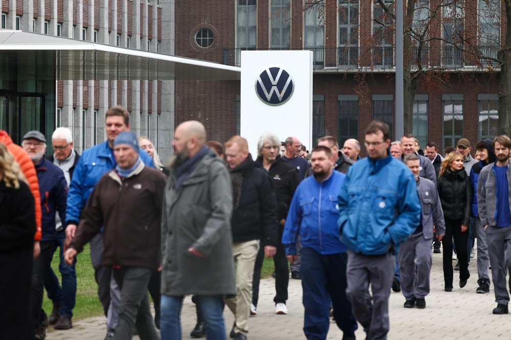 Lucro da Volkswagen desaba, no pior resultado desde a pandemia