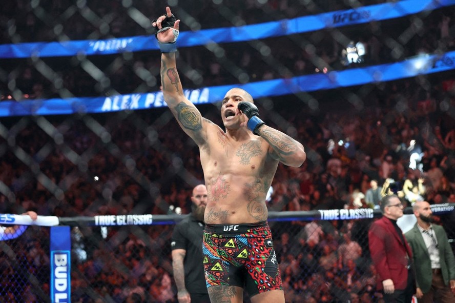 Brasileiro Alex Pereira derrota Ankalaev e recupera o título mundial do UFC