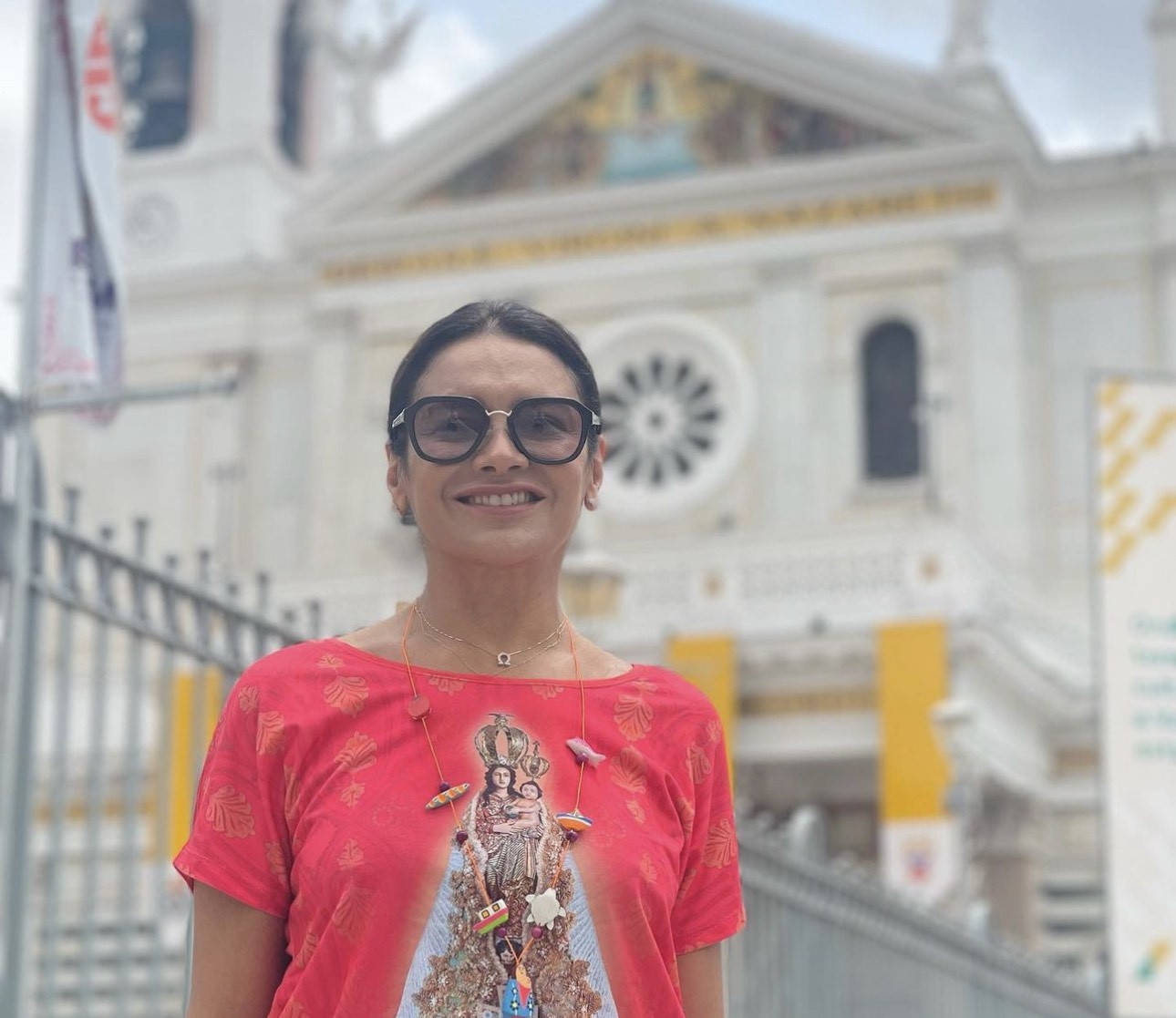 Sophie Charlotte e Dira Paes são convidadas para cantar com Roberto Carlos no especial de fim de ...