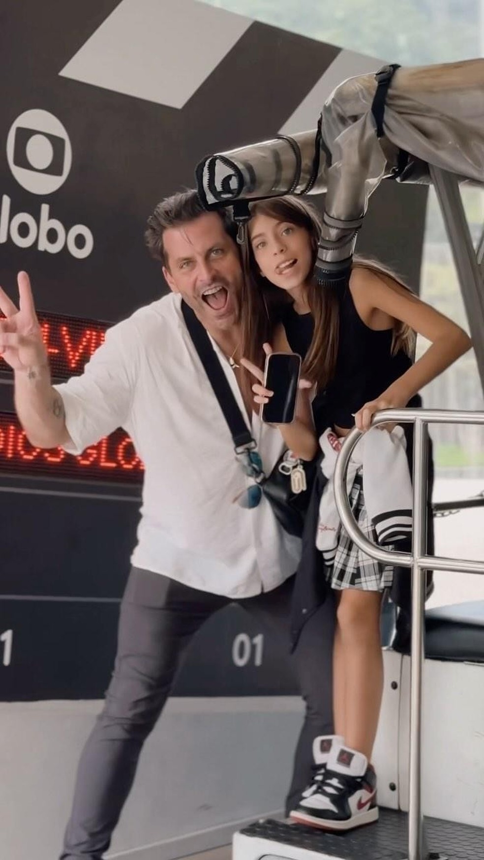 Henri Castelli faz homenagem para a ex, mãe de sua filha, em ...