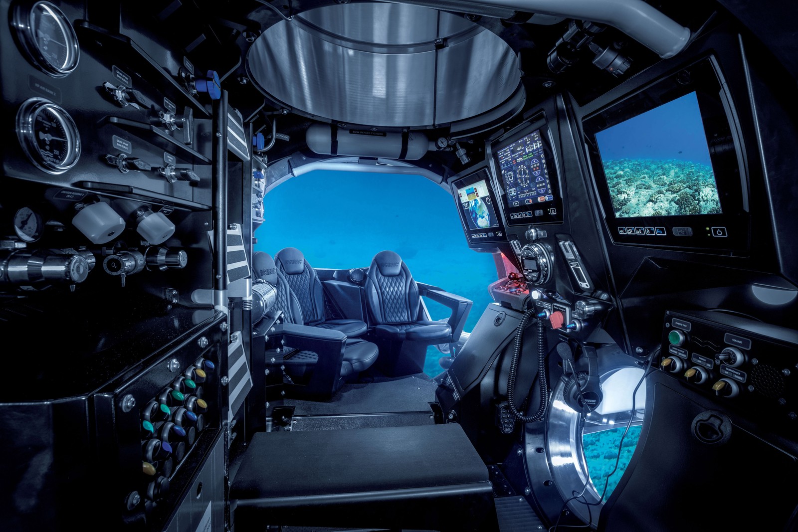 Frota de helicópteros, piscina e um mordomo para cada passageiro ...