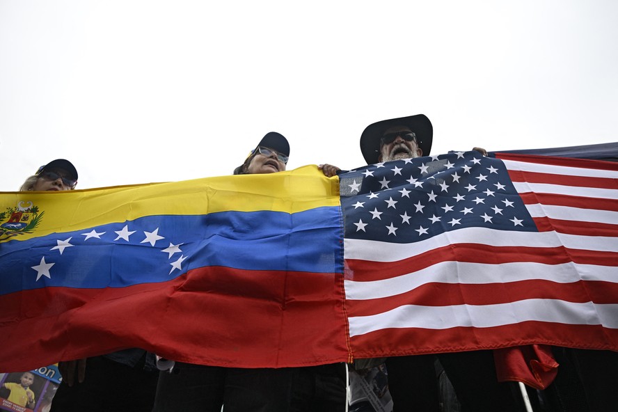 Na Venezuela, manifestantes vão à Embaixada dos EUA para exigir ...