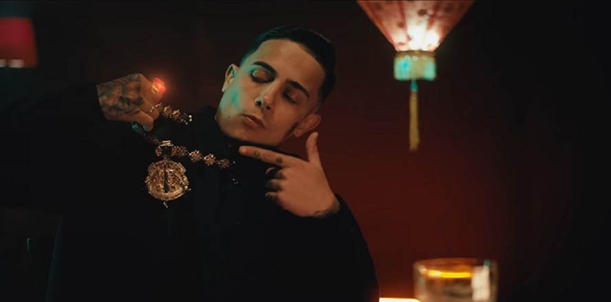 MC Hariel dá aula de filosofia em celebração dos 50 anos do hip hop na ...