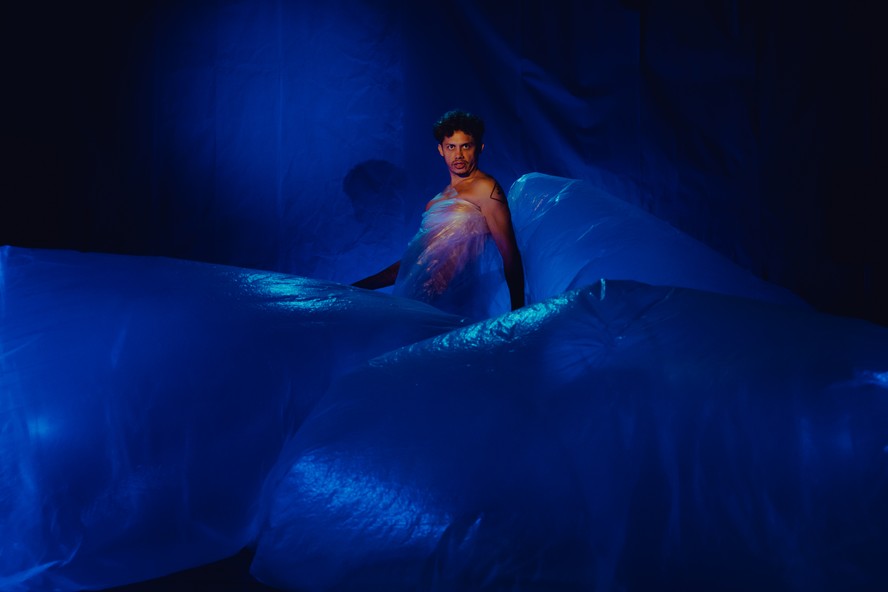 Silvero Pereira traz à tona estupro sofrido na infância em monólogo e ...