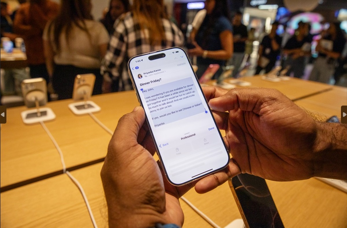 Apple se aproxima de acordo anual de US$ 1 bi para usar IA do Google na ...