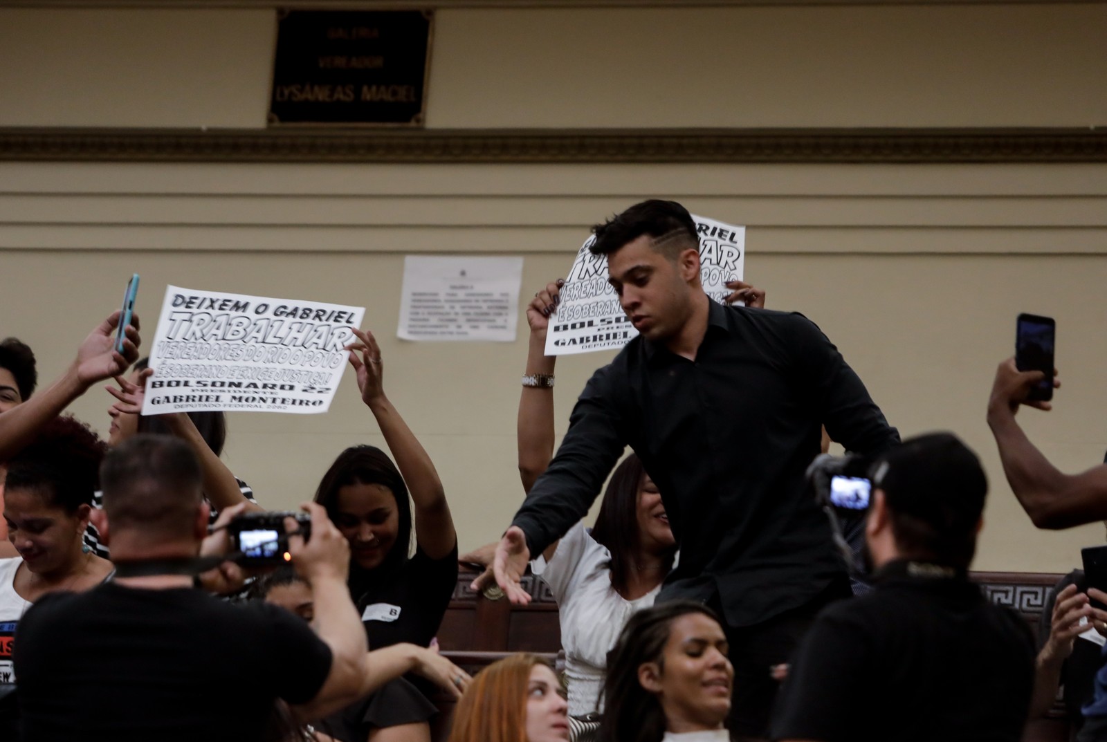 Gabriel Monteiro aparece em primeira publicação após deixar o presídio ...
