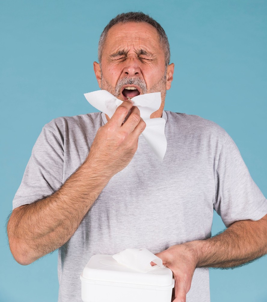 Pode ou não segurar o espirro? Médicos tiram a dúvida