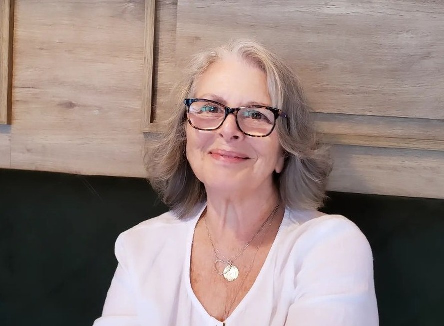 Sem convites na TV, Irene Ravache vai comemorar os 80 anos nos palcos