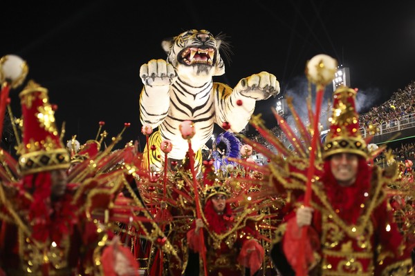 Carnaval 2024: onde assistir aos compactos dos desfiles das escolas de samba do primeiro dia do ...