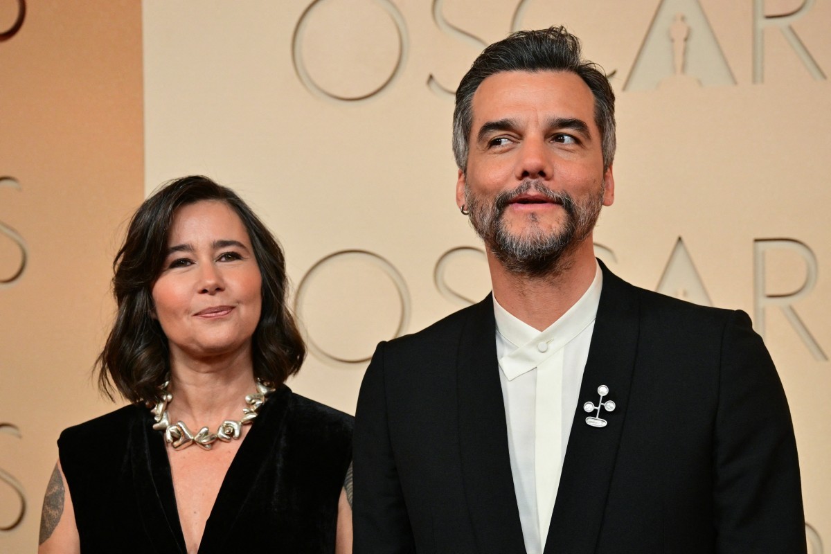 Wagner Moura chega ao Oscar 2026 com a esposa, Sandra Delgado