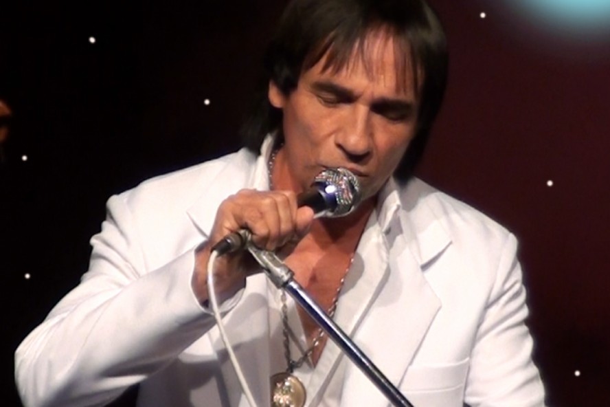 Cover oficial do Roberto Carlos faz show neste domingo no Beco das Garrafas