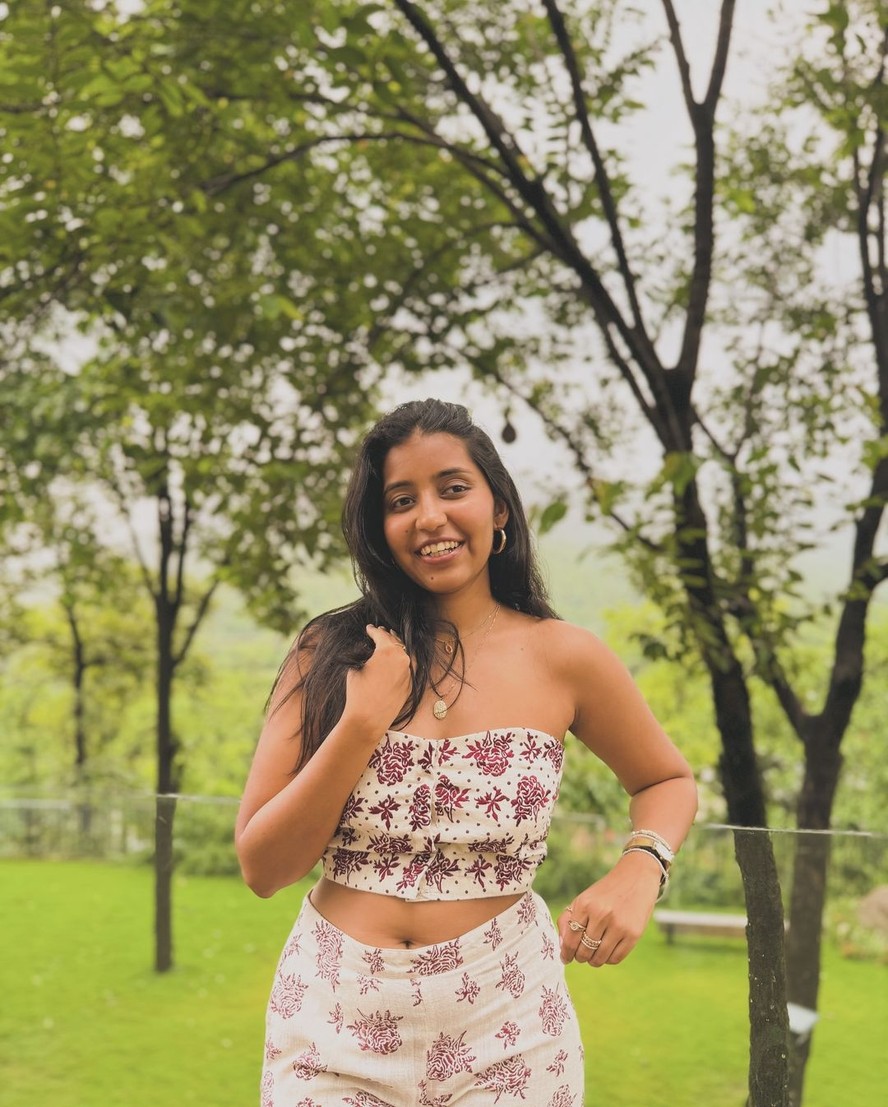 Quem era Aanvi Kamdar, influenciadora que morreu após cair de cachoeira ...