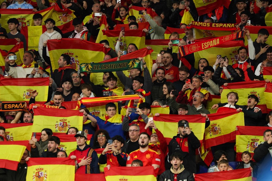 Fifa abre investigação contra Espanha por cânticos racistas em amistoso ...