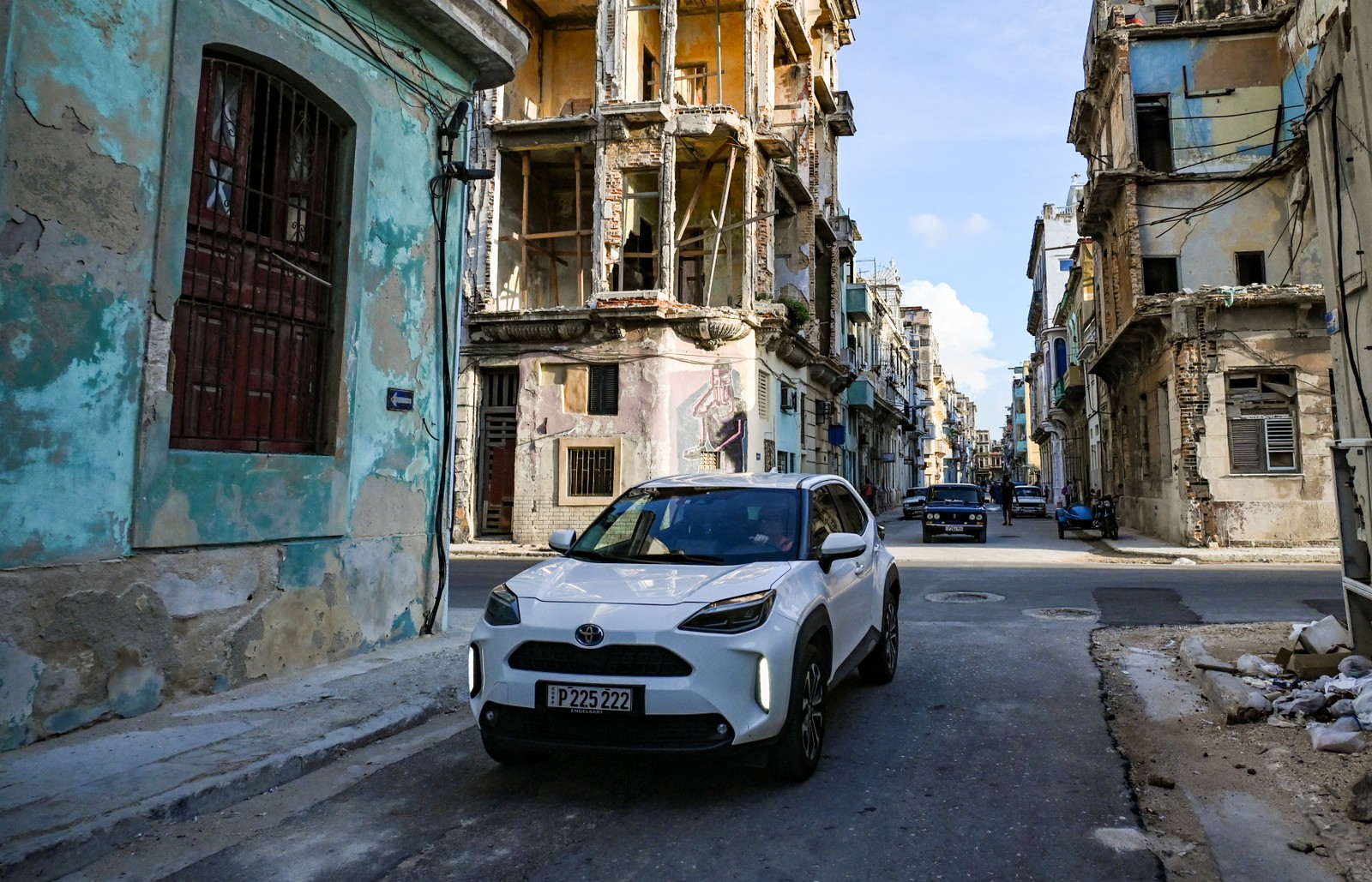 Jipes, pickups e até Tesla: carros de luxo tomam ruas de Cuba e ...