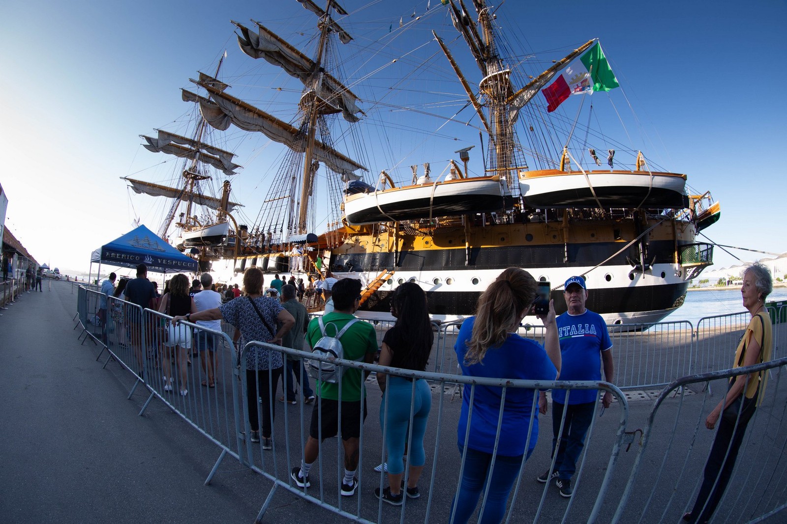 Visitamos o ‘navio mais bonito do mundo’, aberto aos cariocas até ...