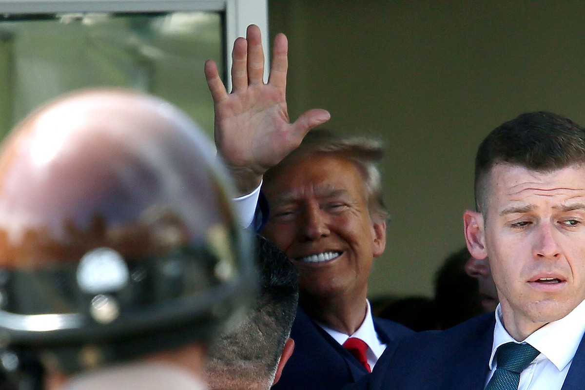 Trump vai a restaurante cubano após audiência criminal em Miami
