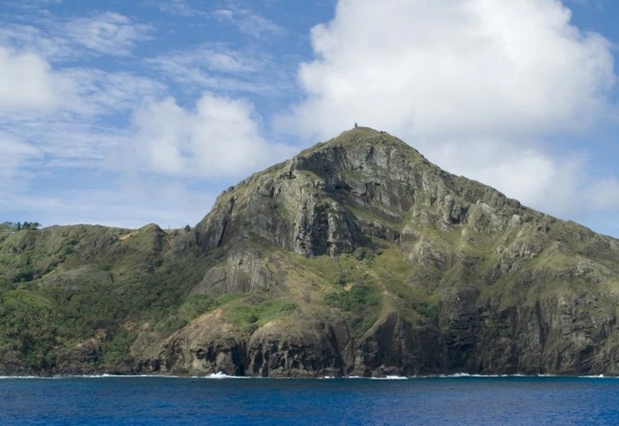Mais isolada do mundo: Conheça ilha paradisíaca descoberta em 1789 que ...