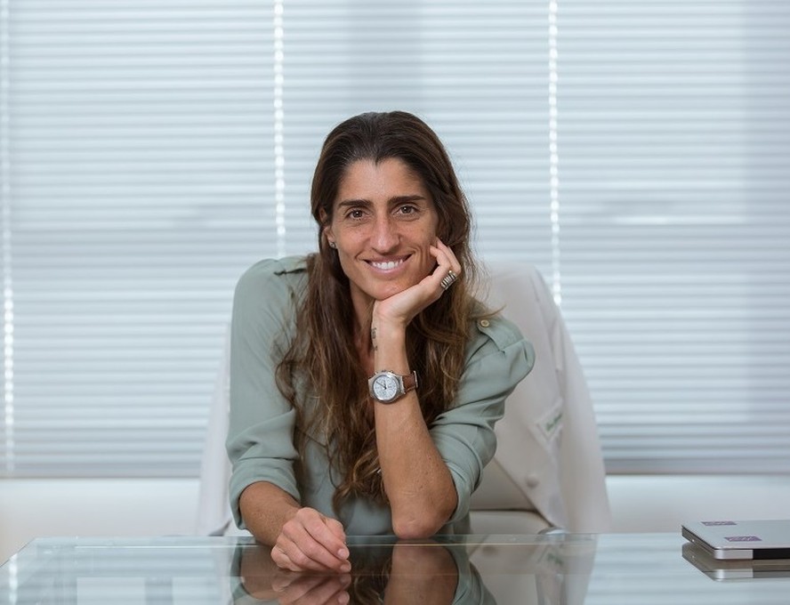 Cynthia Howlett em nova versão: nutricionista de rede de colégios