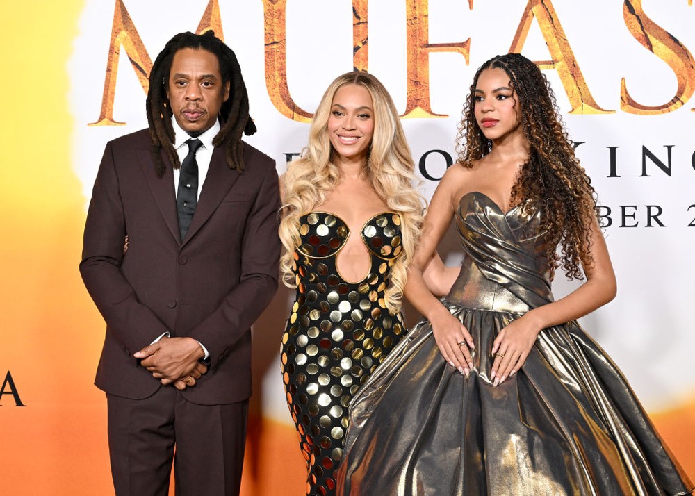 Filha de Beyoncé, Blue Ivy rouba a cena em première ao posar com a mãe para fotos: 'Só tem 12 ...