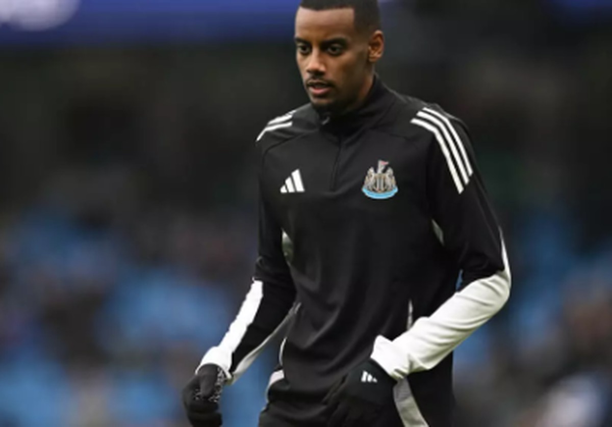 'Grupo viajante de ladrões' invade casa de astro do Newcastle, leva ...