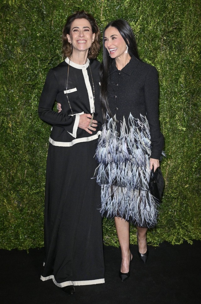 Vestido de Fernanda Torres no Oscar levou 450 horas para ser feito ...