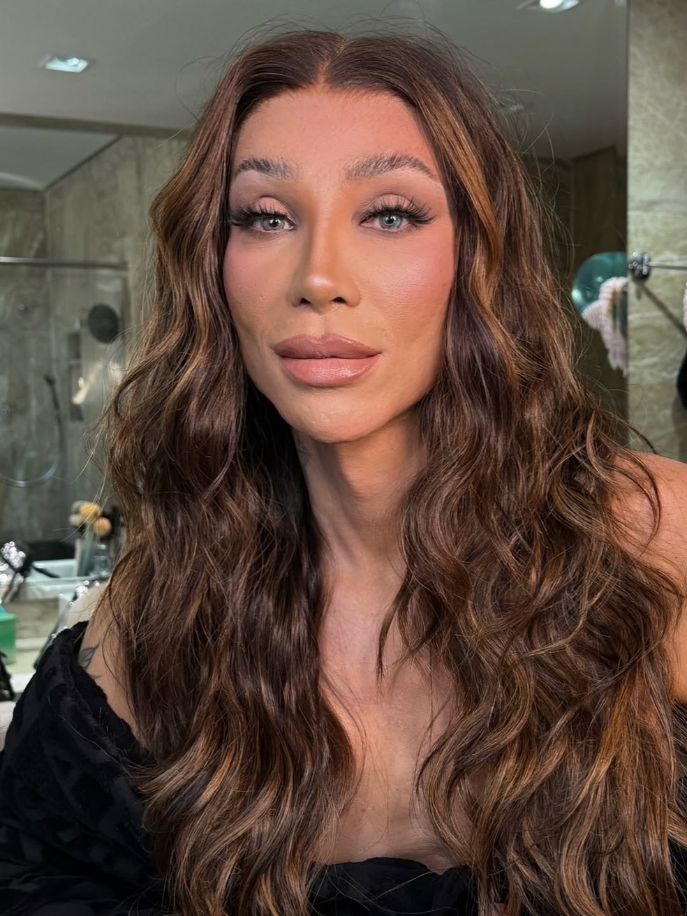 Maya Massafera faz cirurgia para deixar o rosto mais delicado e ...