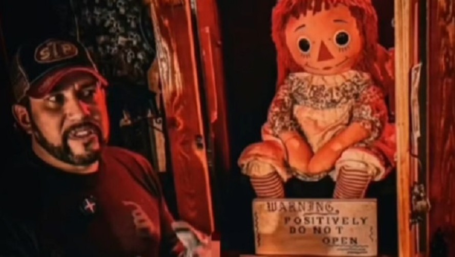 Investigador paranormal morre em meio a turnê com boneca Annabelle