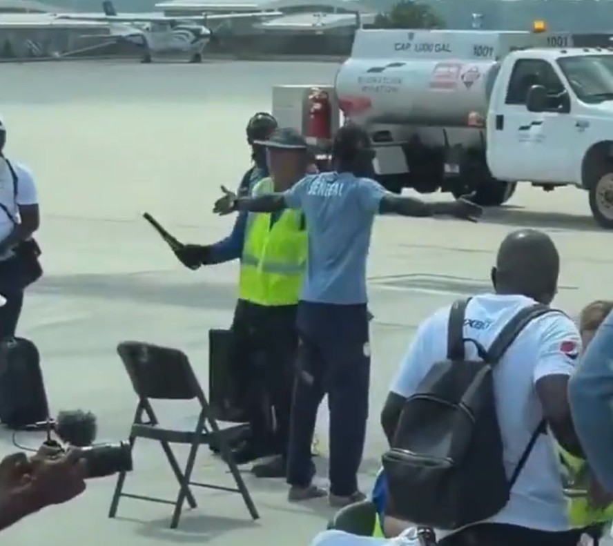 Senegal explica revista na pista do aeroporto: 'Procedimento em ...