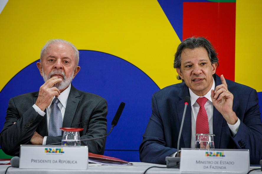 Lula se reúne com Haddad por quase quatro horas para discutir redação ...