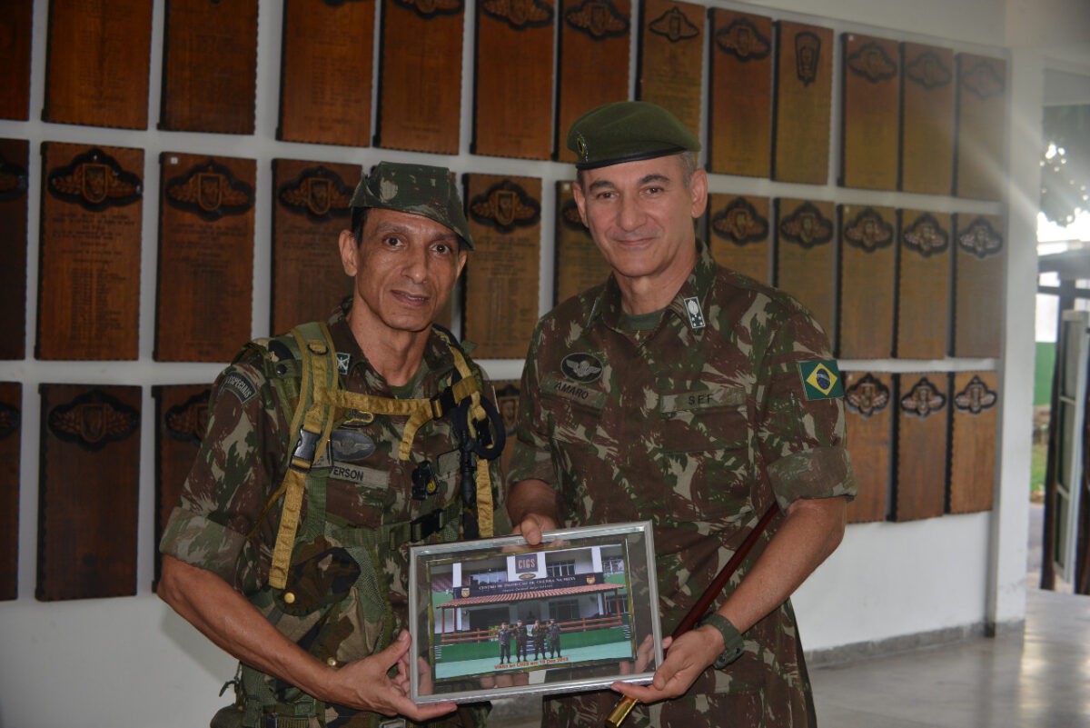 Militar que depõe à PF por plano golpista tem filha de 24 anos como advogada