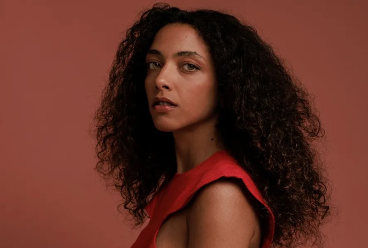 Destaque da série 'Cangaço novo', Alice Carvalho fará 'Renascer' como ...