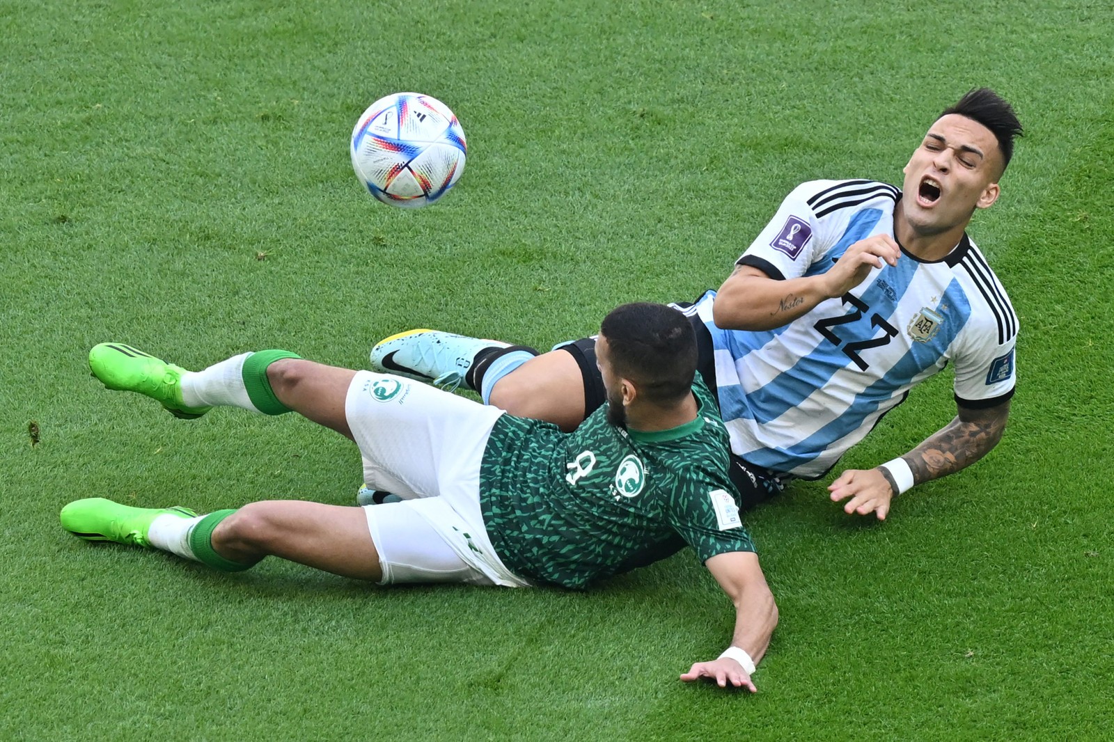 Barrado Da Seleção Cano Assiste à Estreia Da Argentina Na Copa Do