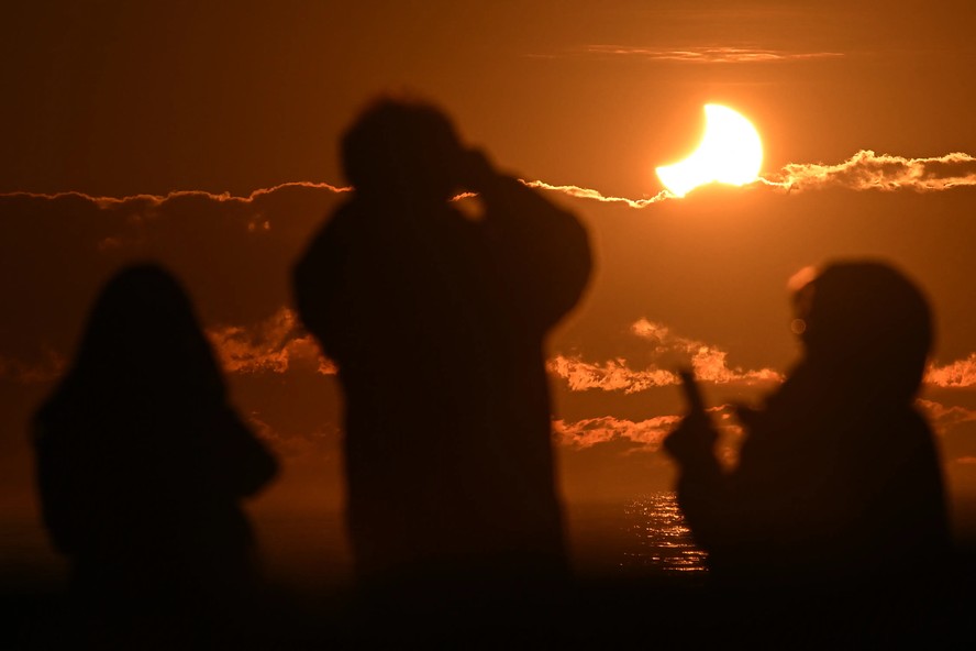 Maior eclipse solar do século fará o dia escurecer por 6 minutos; veja ...