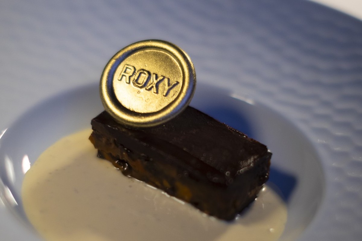 Roxy Dinner Show: crítica de gastronomia prova menu do jantar musical ...