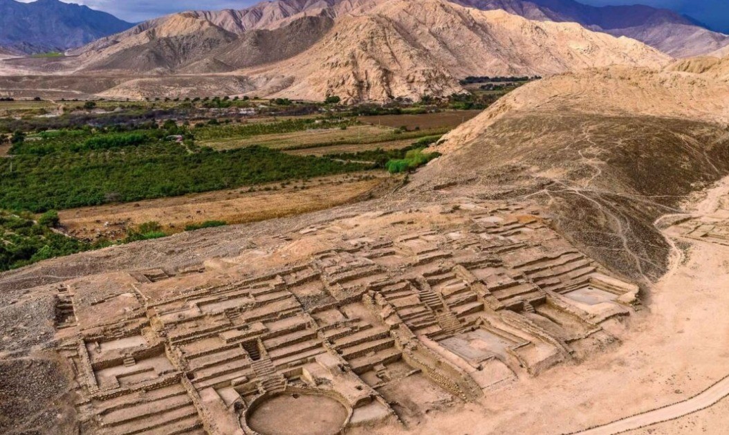 Escultura de sapos de 3.800 anos é descoberta no Peru; item pertence à ...