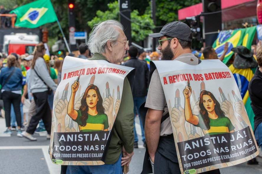 Moraes rejeita recurso de 'Débora do Batom' e mantém condenação a 14 ...