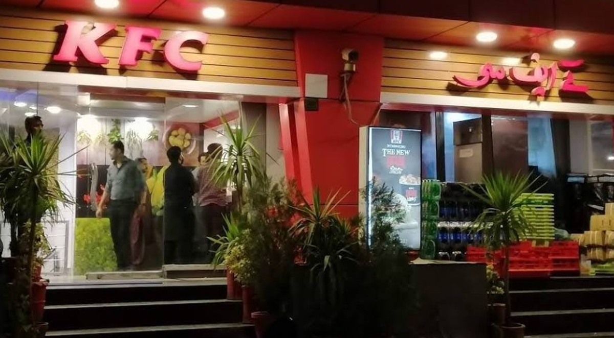 Polícia do Paquistão prende 160 pessoas por ataques contra rede de fast ...