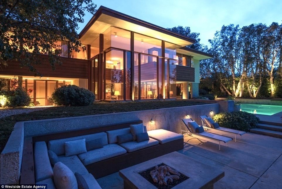 Conheça casa de Charlie Puth que está à venda e foi projetada por mesmo ...