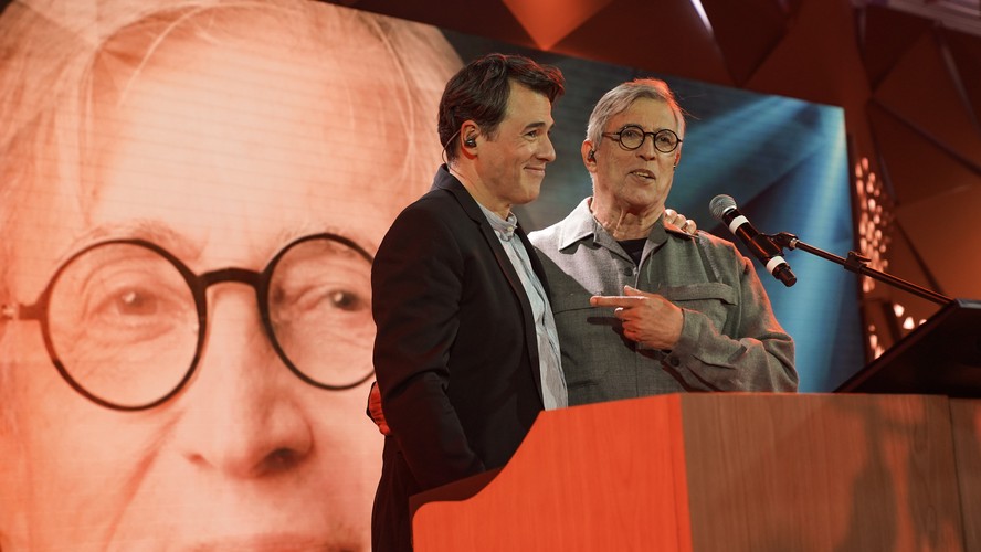 Ivan Lins e o filho Cláudio Lins se apresentarão no 'Fantástico' em homenagem ao Dia dos Pais