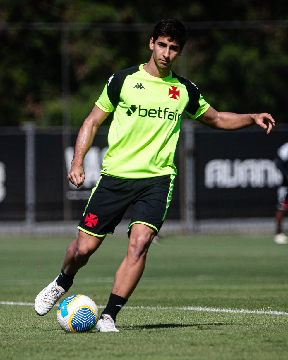 Versatilidade e preparação individualizada: JP conquista espaço no ...