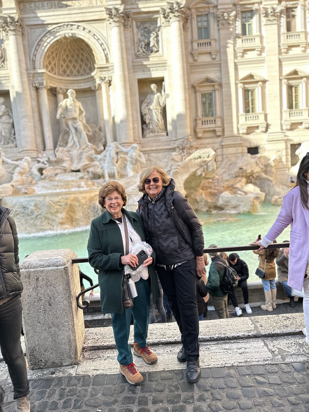 Vovós viajantes ensinam que nunca é muito tarde para explorar o mundo ...