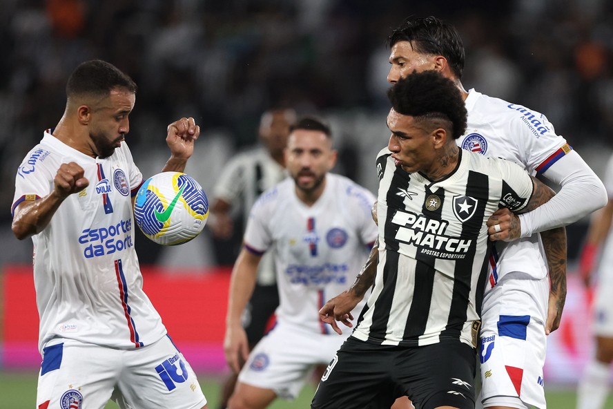 Em casa, Botafogo empata com o Bahia no jogo de ida das oitavas de ...