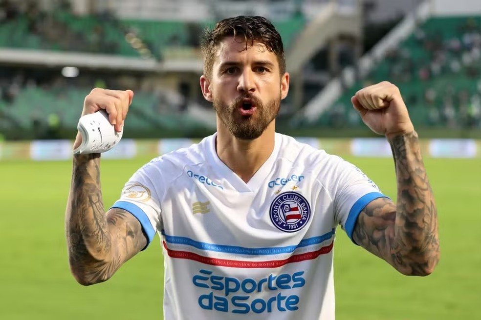 Fluminense anuncia as contratações de Otávio e Everaldo